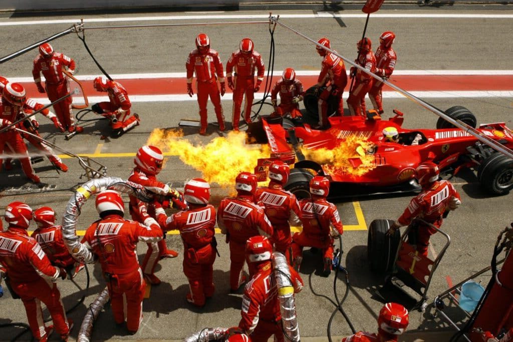 When and why did f1 stop refueling ? - Las Motorsport