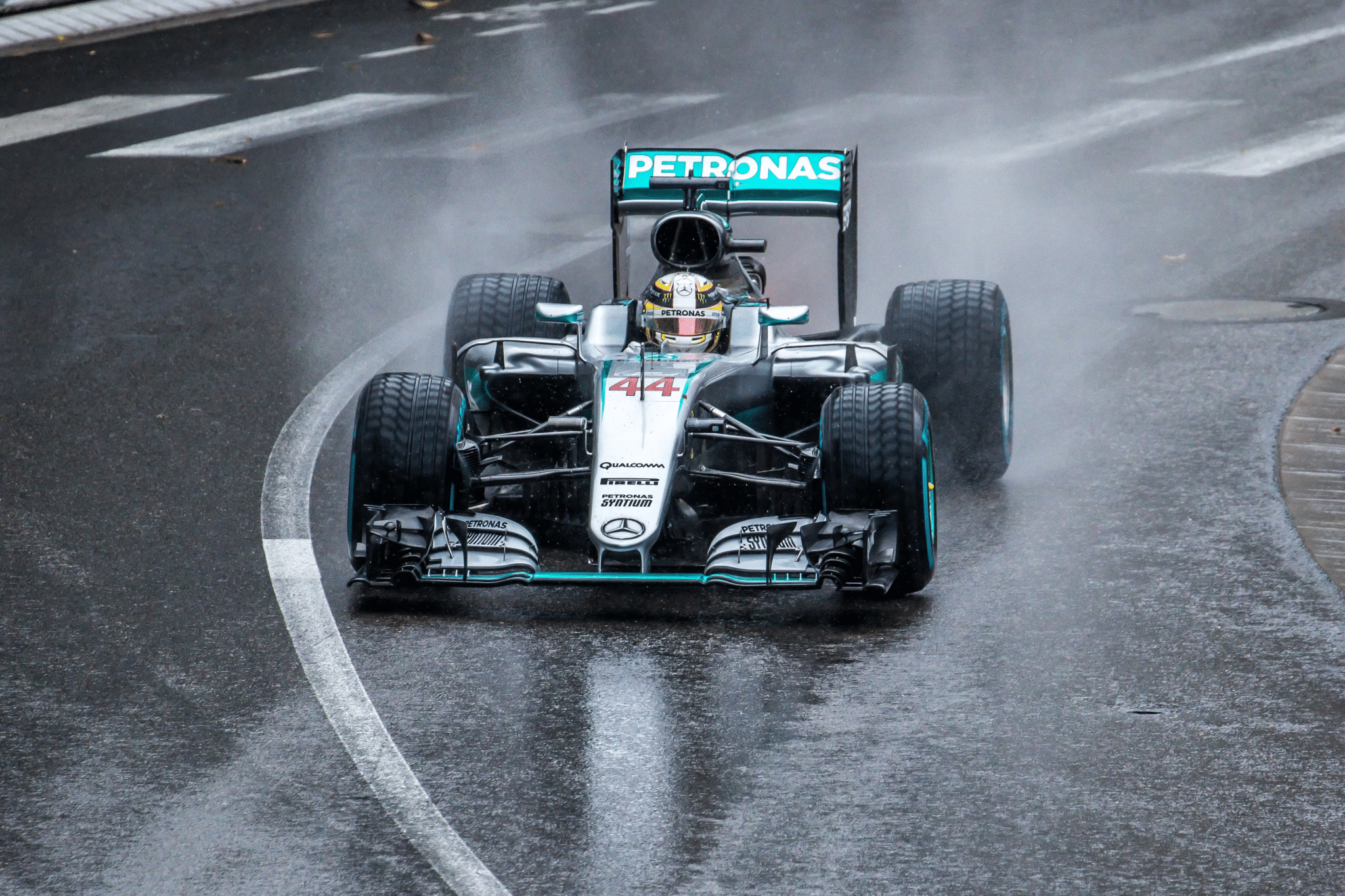 What Does the Red Blinking Light on the Back of a Formula 1 Car Mean ...